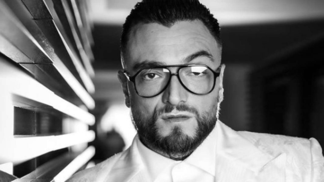 Gué Pequeno, indossa sempre degli occhiali: ecco spiegato il perché ...