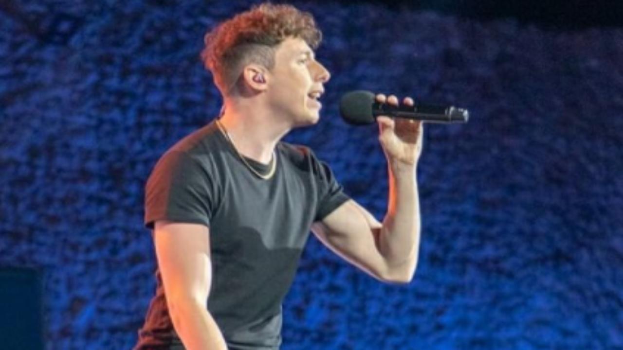 Il cantante Shade diviso tra due influencer: scontro Salemi-De Lellis ...